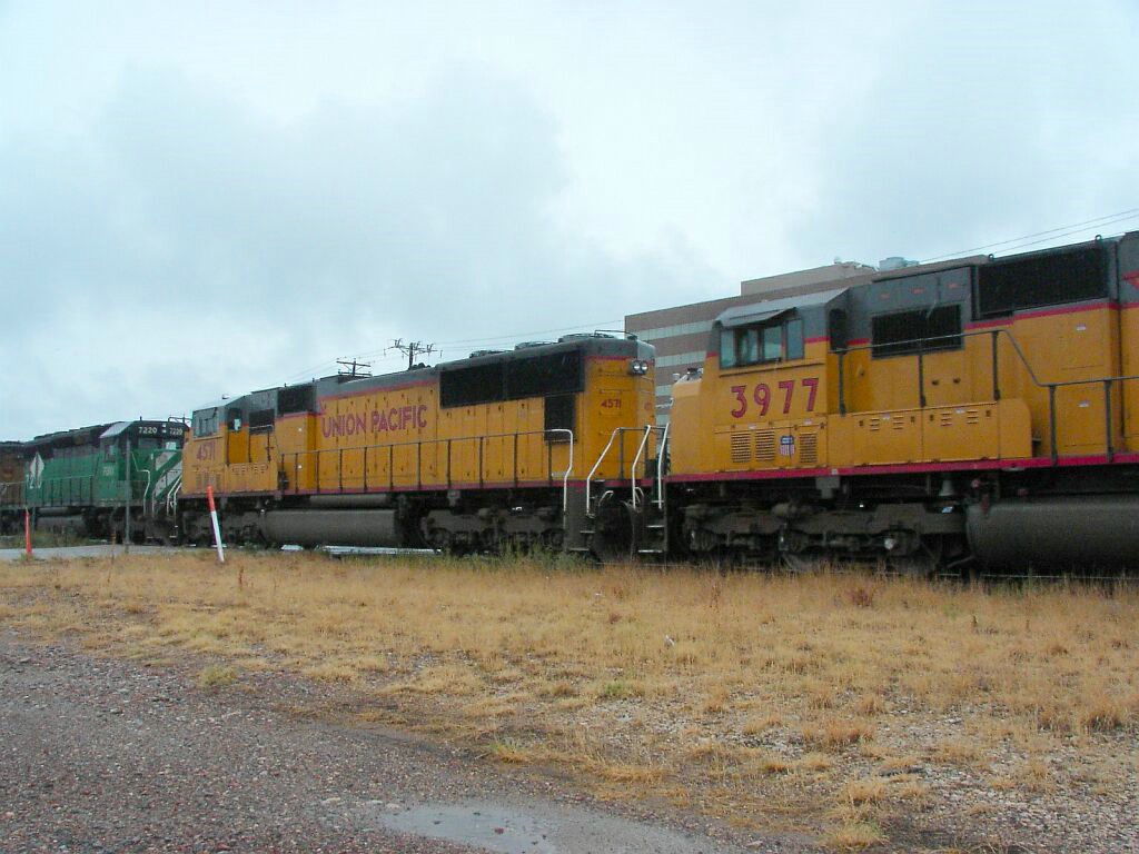 FURX 7220, UP 3977, and UP 4571